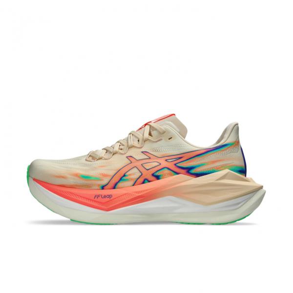 ◇先進的なフォーム材の改良により、足元にスーパーチャージされた感覚をもたらす一足。◇SUPERBLAST 3シューズは、先進的なフォーム材の改良により、足元にスーパーチャージされた感覚をもたらします。ミッドソール上層部はFF LEAPにアッ...