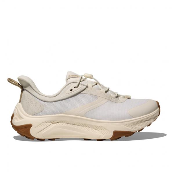 ◇街中からトレイルまで対応する万能シューズTRANSPORT (トランスポート)がアップデート。オリジナルの快適性をさらに高めた最新モデルは、スタックハイトを大きくし、ソックライナーのクッション性を向上。かかと部分により柔らかい素材を採用す...