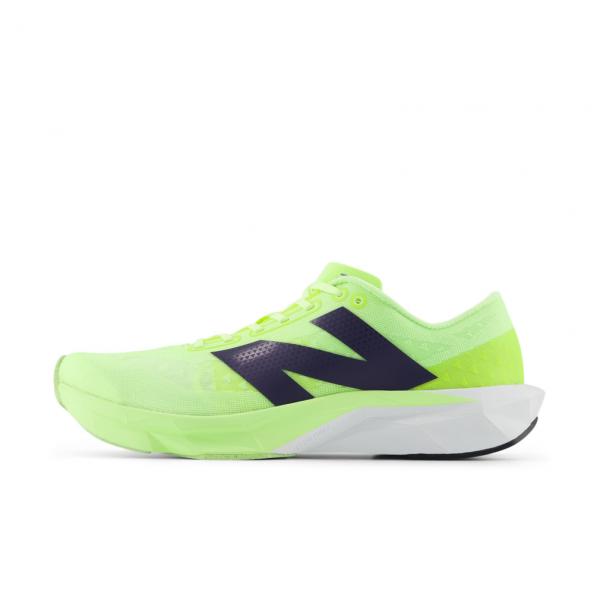 ◇自分の足で地面を蹴り出す感覚を研ぎ澄ましたいランナーに向けたレーシングフラットモデル「FuelCell PVLSE」に、トップモデル連動のシーズナルカラーが登場。◇ランに最適な反発弾性と硬さを持つFuelCellと、快適な通気性とフィット...