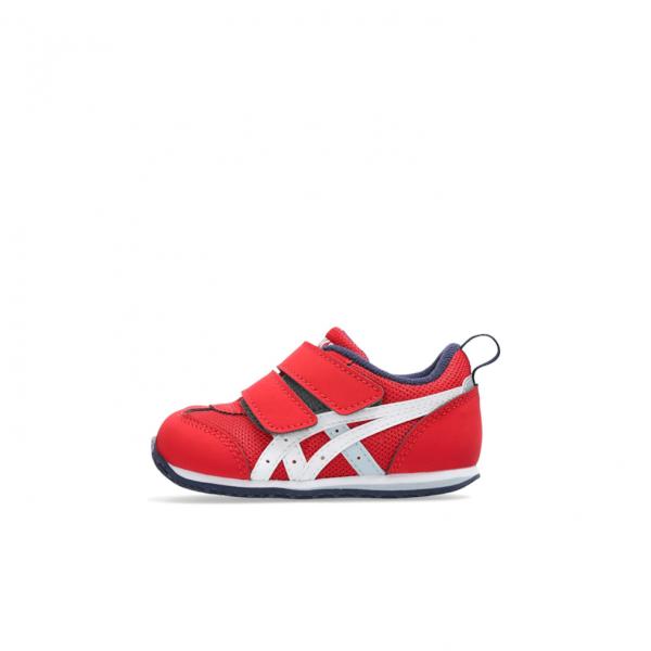 ◇約1歳から3歳の幼児向けに展開するBABYシリーズのローカットシューズ。◇扇形のつま先部分は足ゆびをのびのびと動かすことができ、踏ん張りやすいのが特徴です。かかとの安定性を重視し、かかとを包み込む立体的なインナーソールを採用。インナーソー...