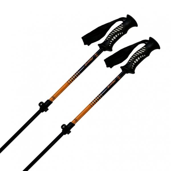 ◇カーボン伸縮スキーポール◇スイングウエイトも軽く使いやすい。95cm-120cmの間でサイズ調整が可能■カラー：オレンジ×ブラック■レベル：中級■タイプ：一般(オールラウンド)■シャフト径：14+12mm■伸縮サイズ範囲：95cm-120...