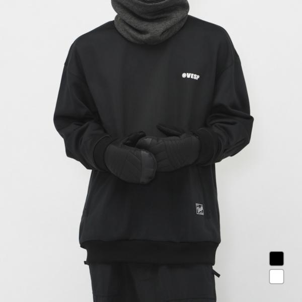 ※ブラウザやお使いのモニター環境により、掲載画像と実際の商品の色味が若干異なる場合がございます。◇バックプリント入り防水クルーネック。大きなバックプリント入りクルーネックは、これ一枚で着たときのスタイル抜群。今年は袖にICカードポケットもつ...