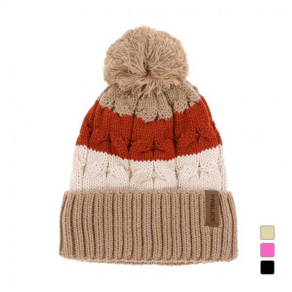 ◇梵天付きボーダーニットキャップフリース裏地付きで暖かい。■カラー：ベージュグレッシュピンクブラック■素材：本体/アクリル100％、裏地/ポリエステル100％■頭周り：40cm■生産国：中国■2023 Fall＆Winter モデルアルペン...