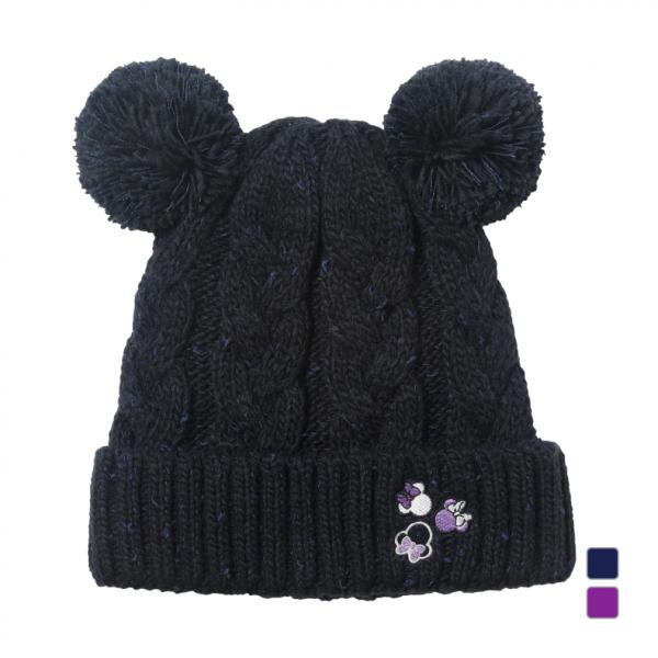 ◇ジュニアニット帽◇ミニーちゃんのポイント刺繍デザインニット帽。◇ケーブル編みで耳のような大きなボンボンが可愛いデザイン。◇フリース裏地付きで暖かい。デイリー使いでも活躍します。■カラー：ネイビーラベンダー■素材：本体/アクリル84％ ポリ...