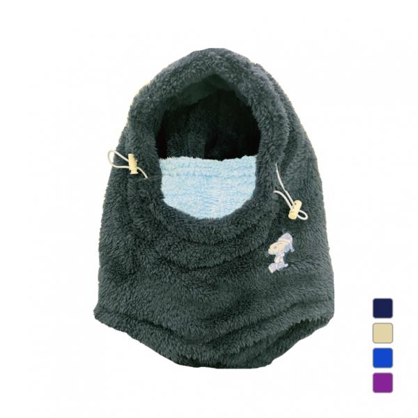 ◇PEANUTSのかわいく、あたたかいボアフリースジュニアフードウォーマー。ドローコードもついてフィットの調整も可能。■カラー(メーカー表記)：ベージュ(BE)サックスブルー(SX)ネイビー(NV)ラベンダー(LA)■素材：ポリエステル■サ...