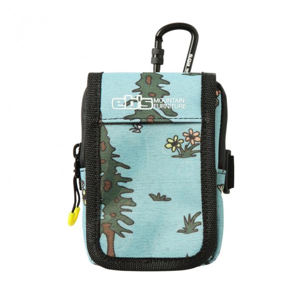 ◇腕に付けるマチ有りパスケース◇ロック付きカラビナで落下を防止。内側に仕分け可能なメッシュポケット。■カラー：YETI■素材：ポリエステル■サイズ：本体/90×130×15mm■生産国：中国アルペン alpen スポーツデポ SPORTSD...