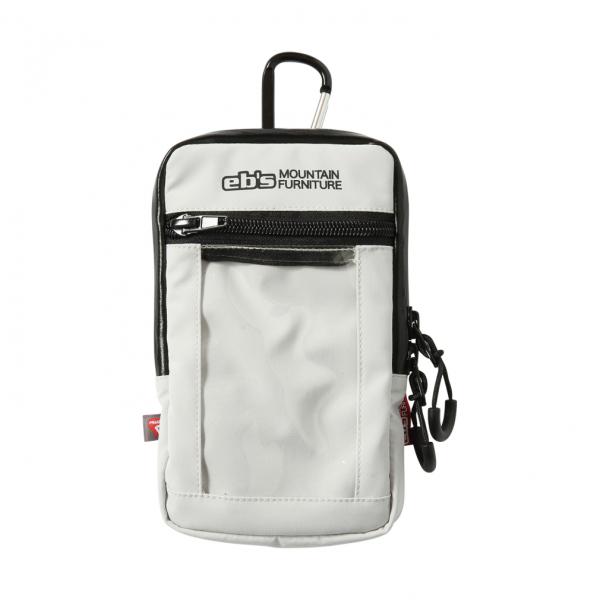 ◇スマホの収納も出来るパスケース、バッグのショルダーに付けることも可能◇中綿にはプリマロフトを採用、保温力抜群。生地は防水撥水素材と止水ファスナー。■カラー：ICE■素材：ポリエステル■サイズ：本体/90×130×15mm■生産国：中国アル...