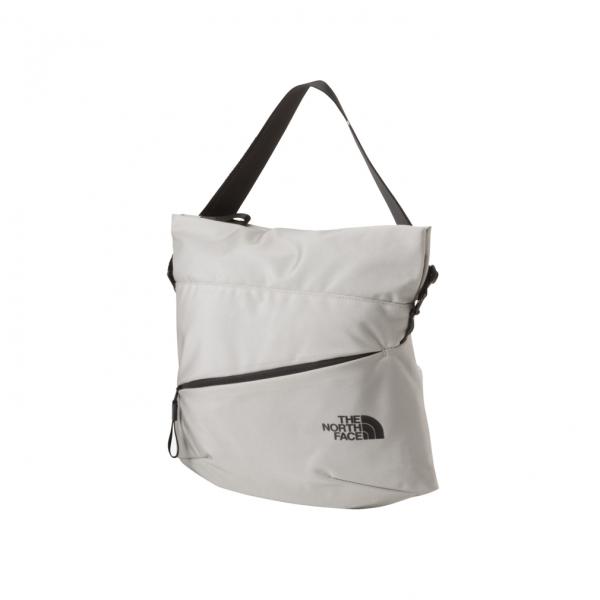 ※ブラウザやお使いのモニター環境により、掲載画像と実際の商品の色味が若干異なる場合がございます。◇落ち着いたスタイルを演出するマットな質感のショルダー(容量8L)です。素材には、高い強度と軽さを両立した840デニールのジュニアバリスティック...