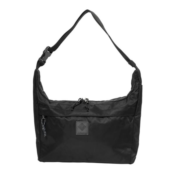 ◇オンオフ使える、ショルダーテープでスタイルチェンジ！◇コロンビア独自のはっ水(撥水)機能「オムニシールド」◇様々なシーンで使い勝手の良いサイズ感◇上品な光沢感と適度なハリ感のあるリサイクルナイロン素材◇メインコンパートメント：内部背面側に...