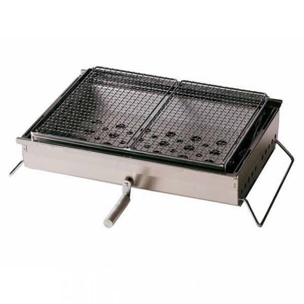 ハンドルをまわと網が上下する無段階火加減調節が可能なBBQBOX■生産国: 日本■素材: ステンレス・スチール・アルミ合金■重量: 9.2 kg■使用時サイズ(W×D×H): 605×360×175 mm■収納時サイズ(W×D×H): 57...