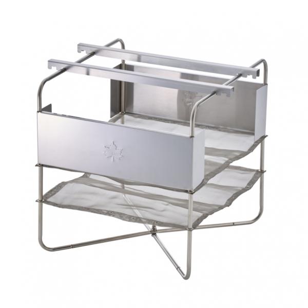 ◇たき火をしながらその下でピザなどのオーブン料理が楽しめる！◇たき火をしながらその下でピザなどのオーブン料理が楽しめる◇付属しているバーを使えば吊り料理や置き調理も同時にできる■素材：スチール、ステンレス、アルミニウム■使用時サイズ：44....