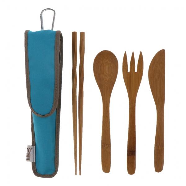 ◇繰り返し使用可能な箸、スプーン、フォーク、ナイフのカトラリー4点セットです。金属製カトラリーの口当たりが苦手な方にもオススメなバンブー製です。収納ケースは100％リサイクルペットボトル素材から出来ています。アウトドアシーンでの食事に限らず...