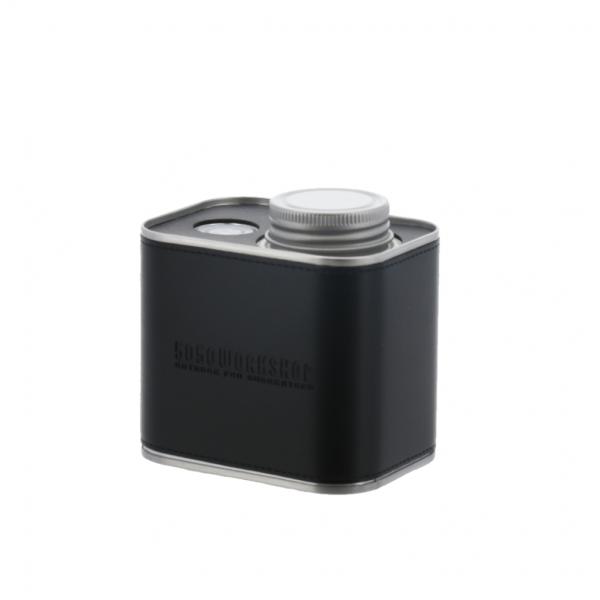 ◇コーヒー豆の鮮度を保つブリキ缶キャニスター。◇ブリキ缶のキャニスター。空気弁が付いており豆から発生するガスを効率よく外へ排出、外部からの酸素の侵入を防ぎ鮮度を保ちます。■素材：ブリキ、PU、PE■サイズ：95×95×70mm■重量：約11...