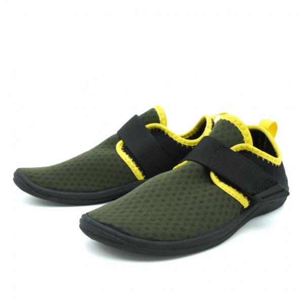 ◇定番、ジュニアカジュアルマリンシューズ!◇川遊び〜マリンスポーツまで幅広く対応。◇開口部が広く足入れし易い設計。◇やわらかいソールやしっかりサポートし自分で履ける面ファスナー仕様はお子様にも安心。◇甲部のメッシュ素材はフィット感・排水性が...