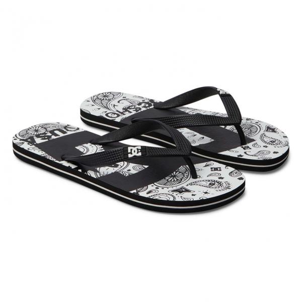 ◇キャッチーなフットベッドのデザインが印象的なビーチサンダル。軽量で安定感のあるフラットソールモデル。■カラー(メーカー表記)：ホワイト(TKD：WHITE/BLACK DC PRINT)■甲材(アッパー)：ノンレザー■底材(ソール)：合成...