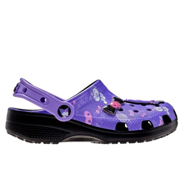 ◇クロミちゃんとCROCSのコラボ商品■カラー(メーカー表記)：パープル(90H：Multi)■生産国：中国※ブランドやシリーズによっては甲高や幅等小さめに作られていることがあります。あくまで目安としてご判断ください。※エスカレーター使用中...
