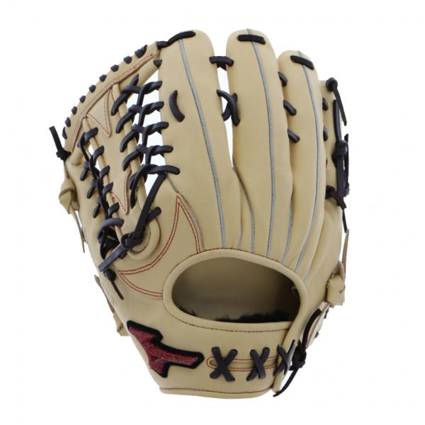 ◇限定AXI仕様◇外野手向け :サイズ14 左投げ◇「パワー」のRED。◇Droll構造:ボールの衝撃を受けやすいウェブ下部に補強紐を装着。ウェブ下親指指又部の革の破れを軽減。◇限定マーク「未来へ向かって進む」プレーヤーを「輝き」で表現した...