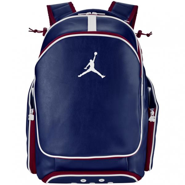 ◇マイケルジョーダンの野球とバスケットボールのキャリアを称えるバットパック。◇左右に23と45の背番号を施したジッパープル付きのポケットには4本のバットやボトルを収納可能。全面が開くロッカースタイルのメインコンパートメントや、底部には換気口...