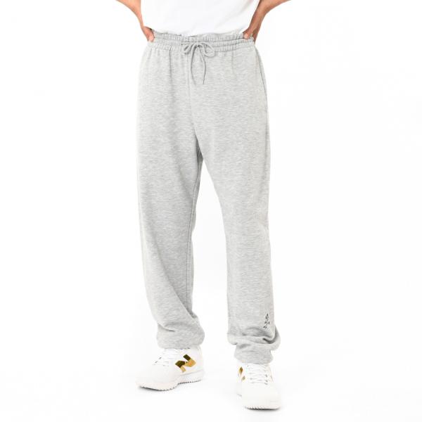 ◇大谷選手のシグネチャーコレクション。コットンとポリエステル混紡のフレンチテリーパンツ。着回しのしやすいベーシックカラーで展開。左裾に大谷選手シグネチャーロゴプリントロゴをデザインした、シンプルで上質な一着。■カラー(メーカー表記):グレー...