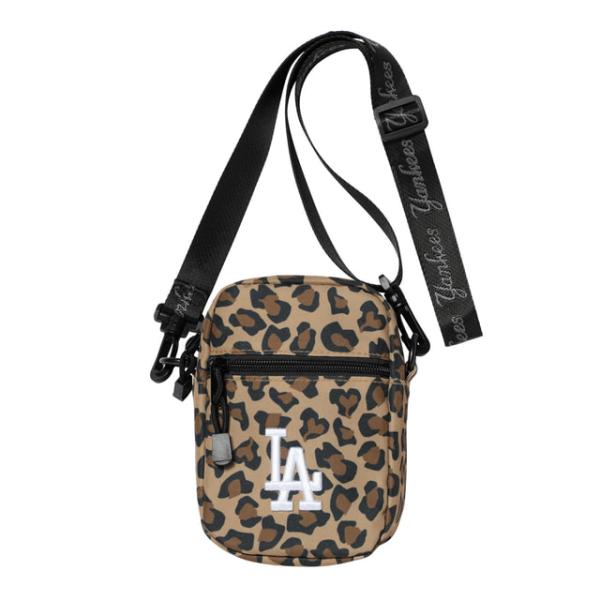 ◇メジャーリーグベースボールロサンゼルス・ドジャースショルダーバック◇お買い物やちょっとしたお出かけの際にも活躍するショルダーバック■カラー:LEOPARD■生産国:中国■2026年モデルアルペン alpen スポーツデポ SPORTSDE...