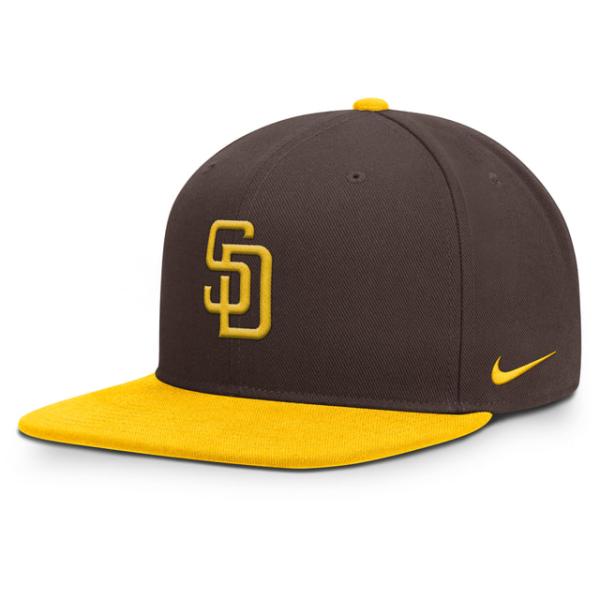 ◇チームロゴを正面に入れたSQUARE BILL CAP■カラー(メーカー表記):ブラウン(Dark Cinder-Amarillo)■素材:ポリエステル100%■生産国:ベトナム■2026年モデルアルペン alpen スポーツデポ SPO...