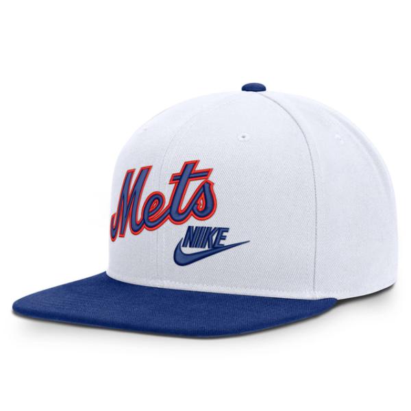 ◇チーム名を正面に入れたQUARE BILL CAP■カラー(メーカー表記):ホワイト×ブルー(White-Rush Blue)■素材:ポリエステル100%■生産国:ベトナム■2026年モデルアルペン alpen スポーツデポ SPORTS...