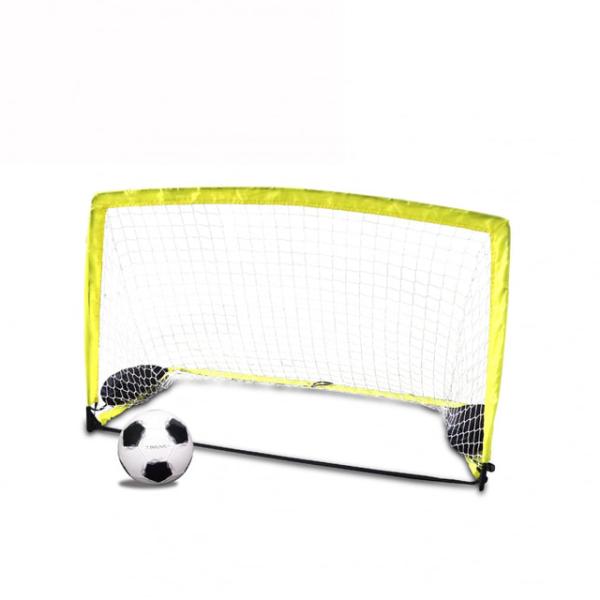 ◇屋内外兼用!折りたたんで持ち運べる軽量サッカーゴール◇折りたたむとスリムになり持ち運びもしやすく、収納しやすい。◇視認性が高いイエローカラー。薄暗い場所でも見えやすい。◇屋内/外で設置できるおもり袋付きで場所を選ばず設置できる◇130cm...