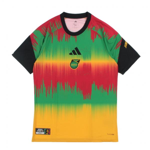 ◇クライマクールテクノロジーが、ピッチ上でのトレーニング中にも涼しくドライな着心地を実現するジャージ。◇ジャマイカ代表 26 ホーム プレマッチ ジャージは、活気ある文化とサッカーへの情熱を称えるもの。ボブ・マーリーの遺産にインスパイアされ...