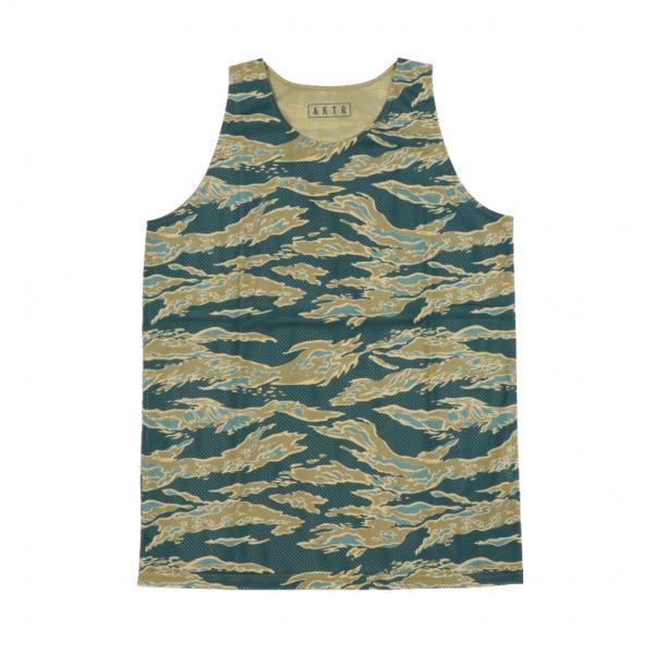 ◇コラボレーションライン「UNCAGED」のリバーシブルタンクトップ◇スポーツに最適な軽くてストレッチ性のあるメッシュ生地を使用。■カラー(メーカー表記):ベージュ×グリーン(BEIGE:TIGER CAMOxBEIGE)■素材:ポリエステ...