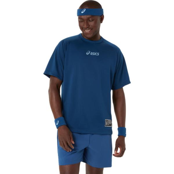 ◇ラグラン袖仕様の半袖シャツ◇MIDTOWN KRAKENSアイコンであるオリジナルマークと起源テキストのネームタグ付きのラグラン袖仕様の半袖シャツ。◇吸汗速乾素材を採用し、全体的にゆったりしたシルエットで着丈も長めに設定。◇後裾はラウンド...