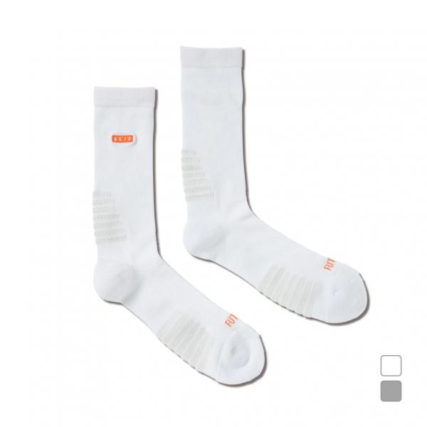 ◇スポーツユースに特化したソックス。◇足底部分には高機能な滑りにくい素材を使用し、よりアクティブな動きにも対応。■カラー(メーカー表記):ホワイト(WHITE)グレー(D-GRAY)■素材:ポリエステル 40%、コットン 36%、アクリル ...