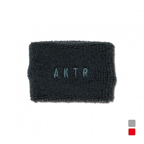 ◇今季のAKTR製品にコーディネートしやすいカラーバリエーションのリストバンド。◇シンプルな刺繍入りで違いをアピール。■カラー(メーカー表記):グレー(D-GRAY)レッド(RED)■素材:コットン 70%、アクリル 30%■生産国:日本■...