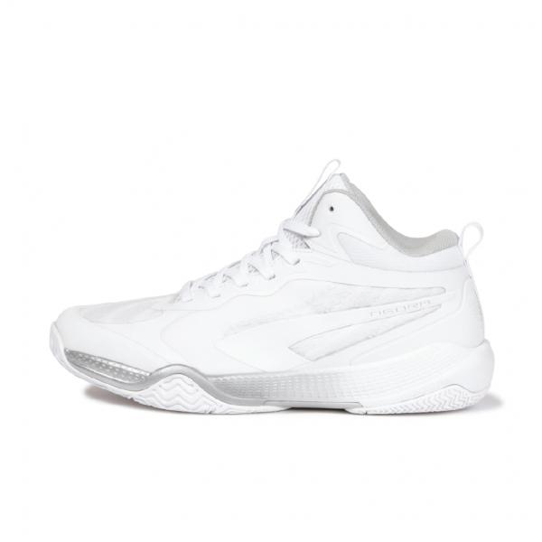 ◇安定感のあるソールと軽量性を備えたバスケットシューズ◇TPUシャンクによる高い剛性で激しいプレーにも対応した本格バスケットシューズ◇ワイドモデル最高クラスの軽量性◇巻き上がったラバーソールで様々な方向転換でもグリップ◇はじめての一足からの...