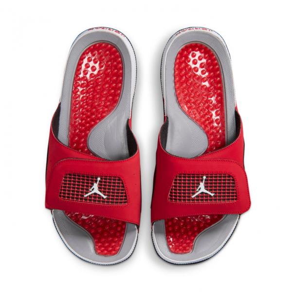 ◇伝統のデザインを受け継いだ、日常使いに最適のアイテム。クッション性に優れたインソールとカスタマイズ可能なフットストラップを備え、涼しく快適な履き心地を追求しています。■カラー(メーカー表記):レッド×ホワイト(600:FIRE RED/W...