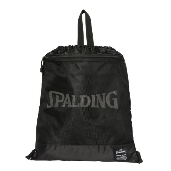 ◇アイコニックな正面のファスナー付きメッシュポケットがポイントのナップサック。◇暗い場所でも視認性を高めるリフレクタープリントロゴがポイント、7号ボールが収納可能なサイズ感■素材:ポリエステル■サイズ:40×48cm■生産国:中国■2026...