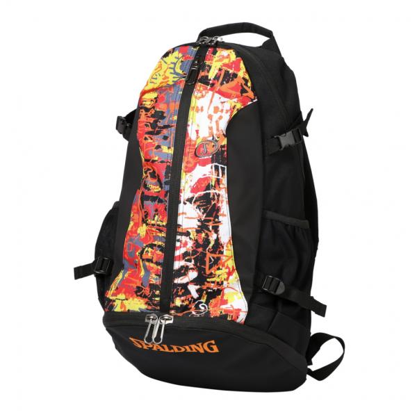 ◇ストリートアートをイメージした鮮やかなグラフィティ柄を配色で左右に配したデザインのケイジャー◇ボールシューズ・アパレルなどプレーに必要な装備を全て収納可能なオールインワンのバッグパック。■素材:ポリエステル■サイズ:35×57×32cm■...