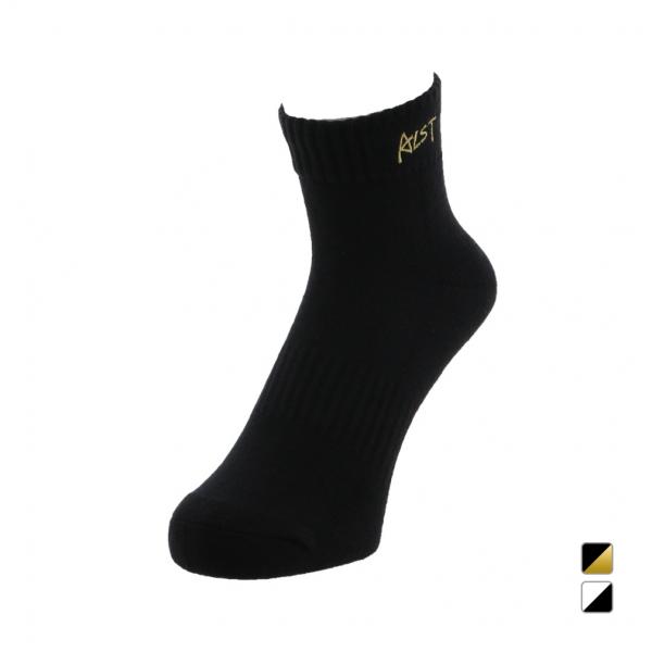 ◇ALSTオリジナルショートソックスです。アンクル丈のソックスです。ALSTロゴは刺繍で施され、シンプルで使いやすいソックスに仕上がっています。■カラー(メーカー表記):ホワイト×ブラック(10:WHITE/BLACK)ブラック×ゴールド(...