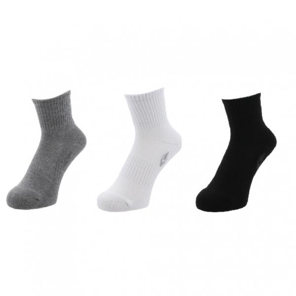 ◇3足組ショート丈ソックス 3大悪臭をパワフルに消臭。(汗臭さの成分「アンモニア・酢酸」、足のツンとくる悪臭成分「イソ吉草酸」などが混ざり発生する独特なニオイをパワフルに消臭します。) 吸水速乾・サポート設計。 ■カラー： グレー ※ホワイ...