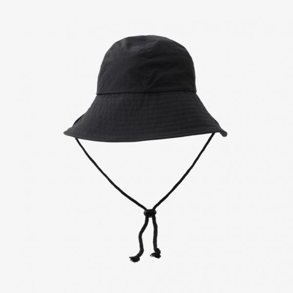 ◇頭は丸く、前後差のある広つばハットのため、シーンによって前後を被り変えられる仕様。長いつばの方はつばを上げても被れます。タウンからアウトドアシーンでも幅広く使用できます。 ■カラー(メーカー表記)： ブラック(ブラック) ■素材：タフタ ...