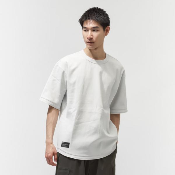 ◇OAKLEY SYNC PACK TECHNOLOGYを採用した、ワイドシルエットショートスリーブ、FGL TACTICAL TEE。吸汗速乾、伸縮性、形状安定性、軽量性といった多岐にわたる機能が、常にあなたの身体を快適に保ちます。汗を素...