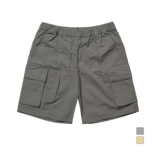 ◇綿タッチなナイロンを使用した、ポケットデザインが特徴的なショートパンツ■カラー(メーカー表記)：アイボリー(Ivory)ダークグレー(DARK GRAY)■素材：BODY/1000％NYLON、POCKET WOVEN FABRIC100...