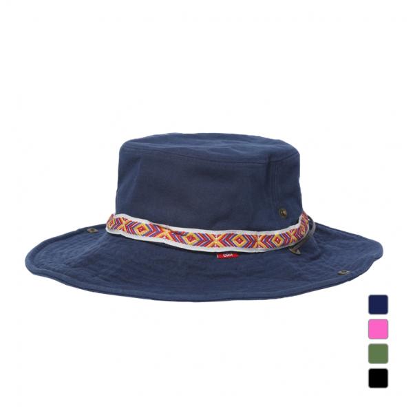 ※ブラウザやお使いのモニター環境により、掲載画像と実際の商品の色味が若干異なる場合がございます。◇まるで長年使い込んだヴィンテージのような雰囲気を放つ、クレの定番アドベンチャーハット。■カラー(メーカー表記)：カーキ(KHI：カーキ)ネイビ...