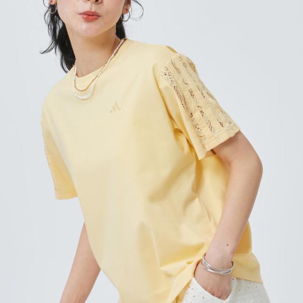 ◇３本線にレースを重ねた、異素材ミックスの半袖Tシャツ。 ◇肩から袖にあしらった３本線にレースを重ねた、異素材ミックスがポイントの半袖Tシャツ。 スポーティな要素にさりげないフェミニンさを加え、抜け感のあるスタイリングに仕上げてくれます。■...