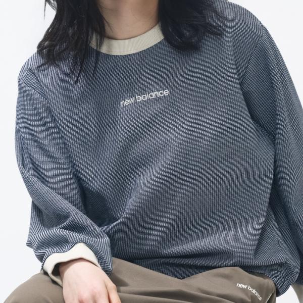 ◇凹凸感のある表情豊かなドビーカットソーのロングスリーブプルオーバー。 ドライでさらりとした着心地で、裾ゴムが入った短めの着丈とボリューム感のある袖が、女性らしいシルエットを演出。 ストレッチ性も高く、スポーティーな機能素材とやわらかなデザ...