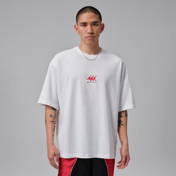 ◇すっきりとしたクラシックなルーズフィット Tシャツ。 厚手のコットン素材でしっかりとした着心地です。 普段使いにぴったりの一枚。 ■カラー(メーカー表記)： グリーン(310：LUCKY GREEN) ホワイト(100：WHITE) グレ...