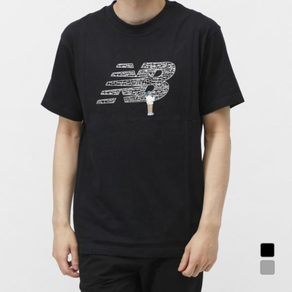 ◇フライングNBロゴグラフィックコレクション。 NBロゴの中を黒板に書かれた数式をモチーフにデザインしたTシャツです。 肌ざわりの良い160gコットンジャージーを使用し、リラックスドフィットで仕上げました。 汎用性のあるタイムレスなシルエッ...