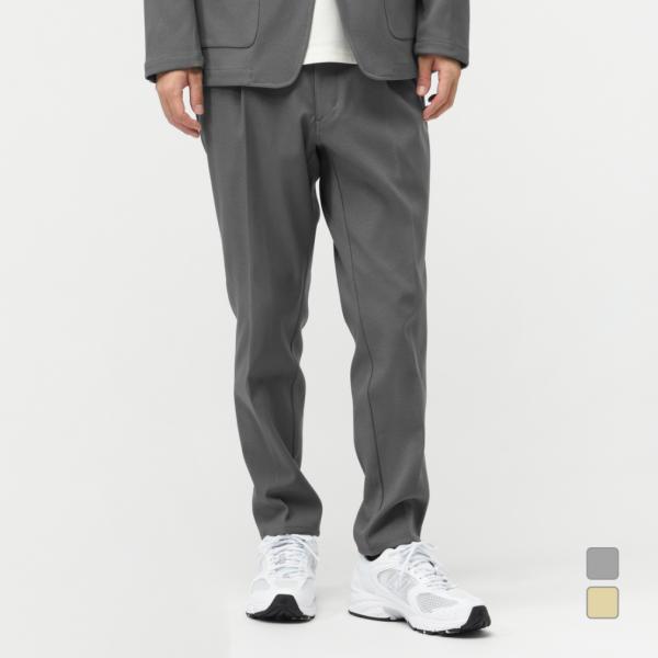 ◇ FIT をテーマに開発された働く大人のデイリーウエア。 脚のラインをきれいに見せてくれるスリムテーパードシルエットのパンツを、ストレッチ性の高いジャージーニット素材で展開。 軽くてやわらかい履き心地と、秋冬に着回しやすいカラーリングが、...