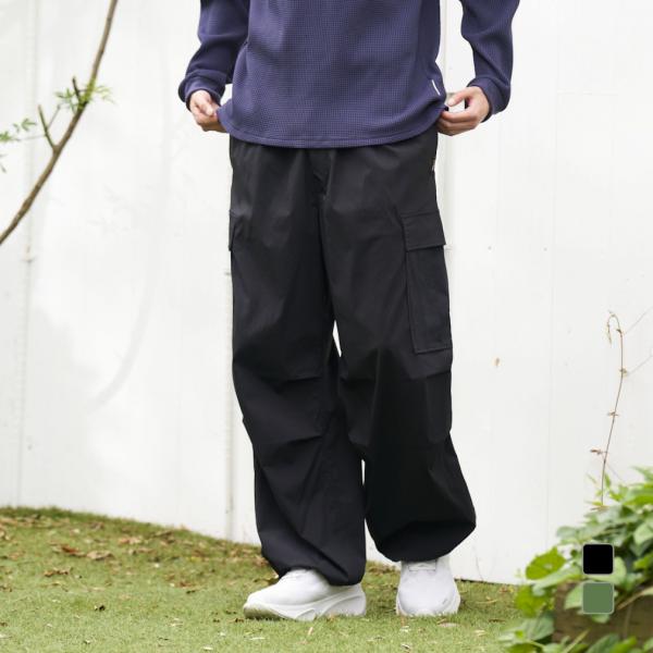 ◇カーゴパンツ CORDURA(R)使用 50年以上の歴史に裏付けされたミリタリーにも供給実績のある、強度と耐久性に優れたCORDURA(R)Fabricを使用。 擦れに強く、撥水機能で汚れにも強いカーゴパンツはミリタリーな印象がかっこいい...