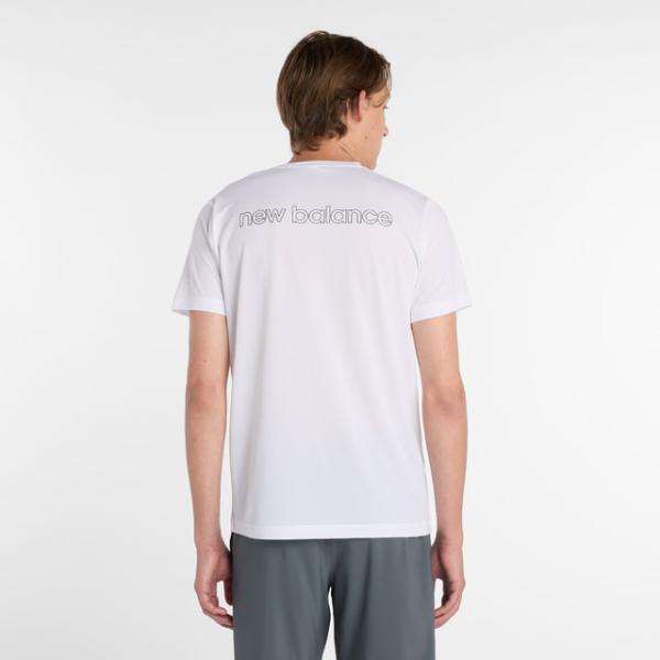 ◇シンプルで軽量なショートスリーブTシャツ。 吸汗速乾に優れたNB Dryがカラダをドライにキープし、いつでも快適な着心地を提供。 スタンダードフィットのベーシックなデザインで、インナーにもアウターにも活躍する一枚。 背中のNBリニアロゴプ...