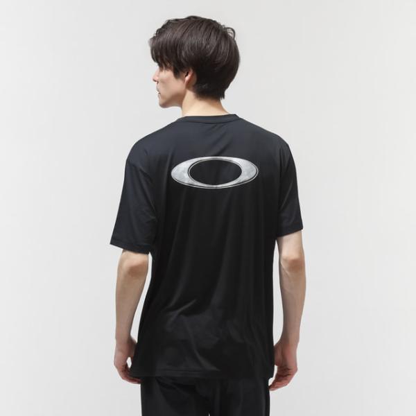 ◇OAKLEY EVOFREE TECHNOLOGYを採用し、究極の快適さを追求したTシャツ。 独自の編み方と特殊な繊維が、肌への摩擦を最小限に抑え、まるで第二の皮膚のようなフィット感を実現。 吸汗速乾性、高い伸縮性を兼ね備えどんな動きにも...